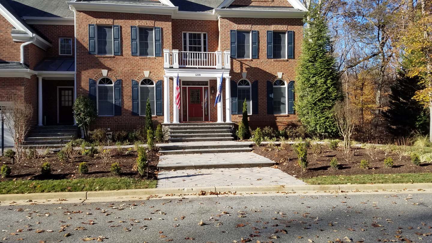 Mansion Woods Landscape Makeover - Paradise Landscape